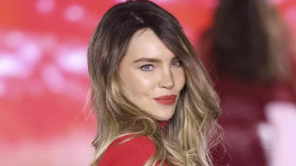 Belinda Sufre Caída En Plena Pasarela Y Su Reacción Se Viralizó