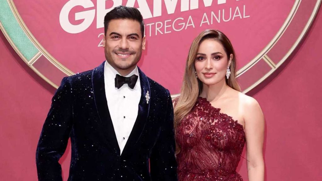 Carlos Rivera y Cynthia Rodríguez deslumbran en los Latin Grammy 2024 ...