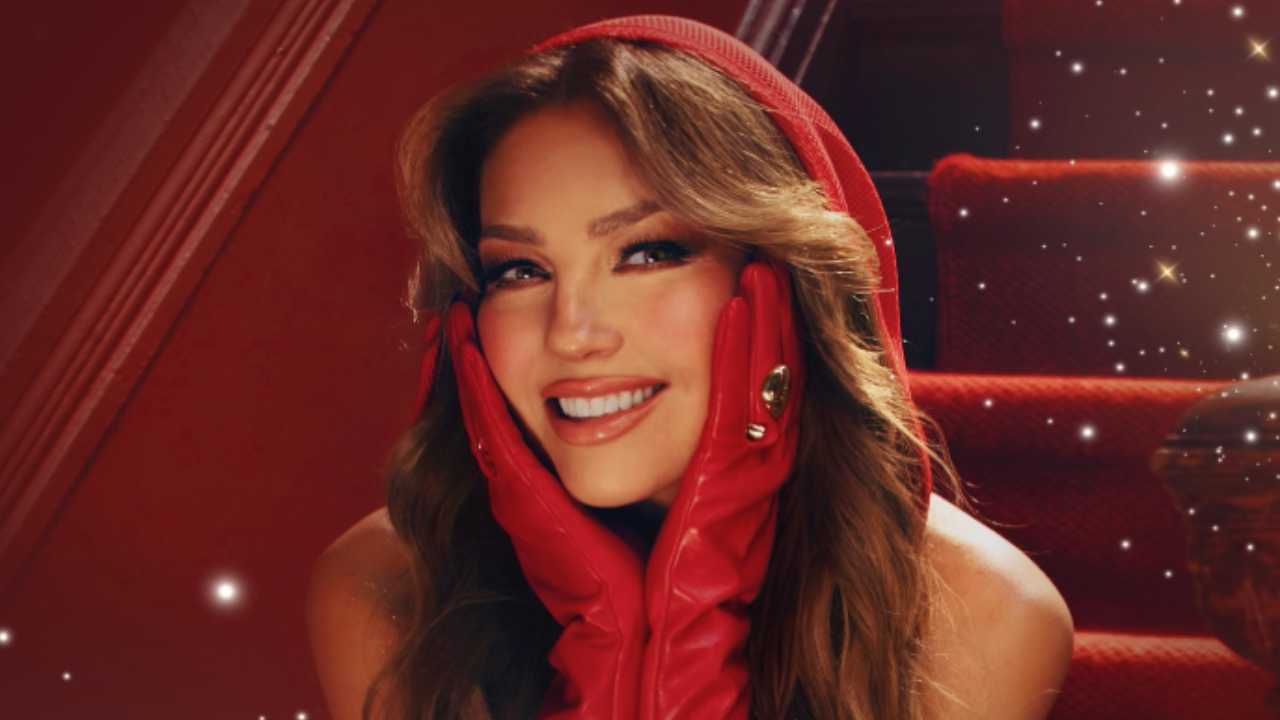 Thalía brilla en el Rockefeller Center y dedica su actuación a su ...