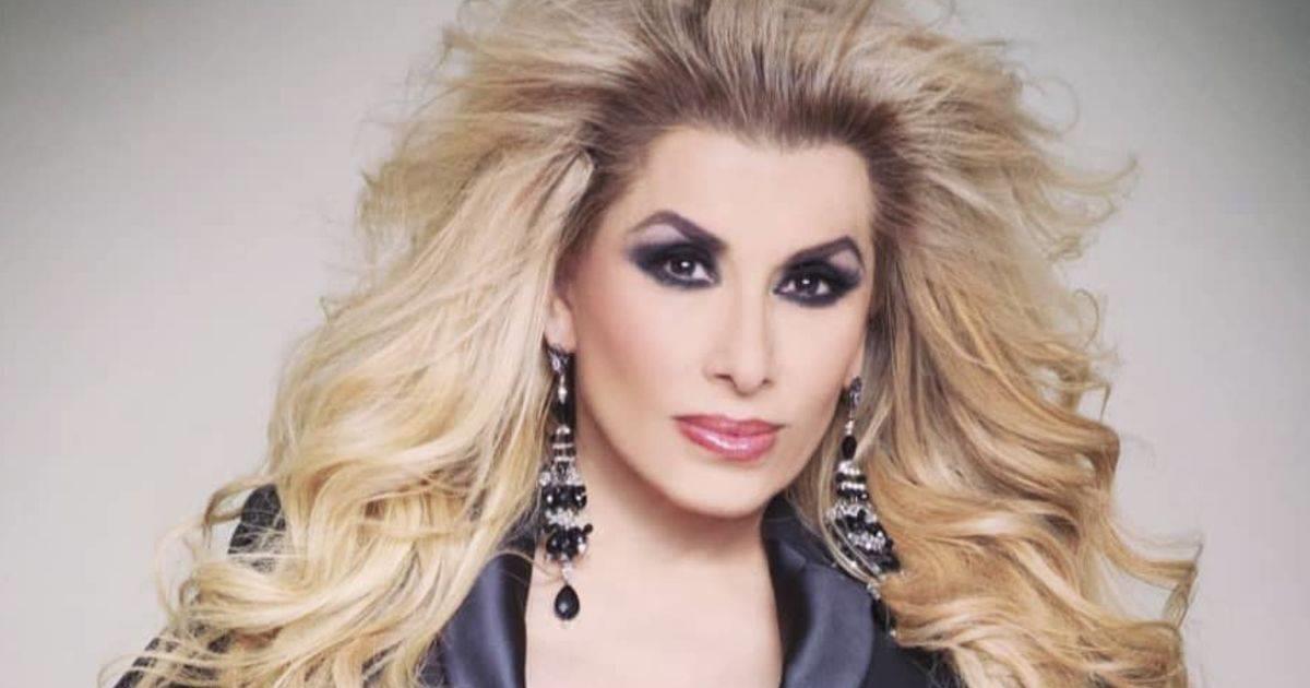 Dulce 'regresa' al escenario en emotivo homenaje con holograma | Joya ...